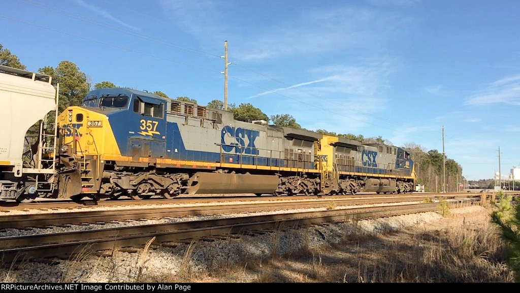 CSX 450 and 357 head EB